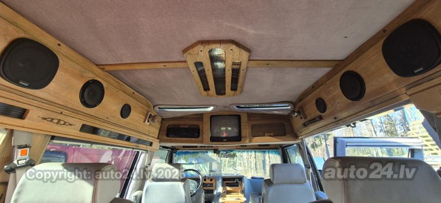 Melns Chevrolet chevy-van 1995 Tallina, ar dzinēja tilpumu 6.50 L un nobraukumu 124 tūkst. km par 9950 €, foto 10 vietnē AUTOMOTO.COM.LV