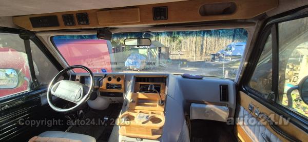 Melns Chevrolet chevy-van 1995 Tallina, ar dzinēja tilpumu 6.50 L un nobraukumu 124 tūkst. km par 9950 €, foto 10 vietnē AUTOMOTO.COM.LV