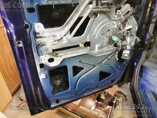 Zils Chevrolet chevy-van 1999 Tallina, ar dzinēja tilpumu 5.70 L un nobraukumu 277 tūkst. km par 13000 €, foto 11 vietnē AUTOMOTO.COM.LV