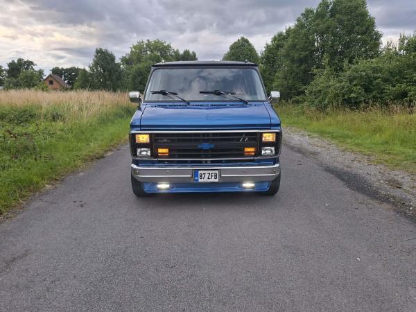 Blue Chevrolet chevy-van 1987 in Keila, with an engine capacity of 6.20 L and mileage of 95 thousand km for 3900 €, photo 1 on AUTOMOTO.COM.LV