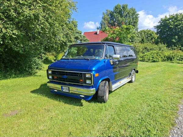 Blue Chevrolet chevy-van 1987 in Keila, with an engine capacity of 6.20 L and mileage of 95 thousand km for 3900 €, photo 4 on AUTOMOTO.COM.LV