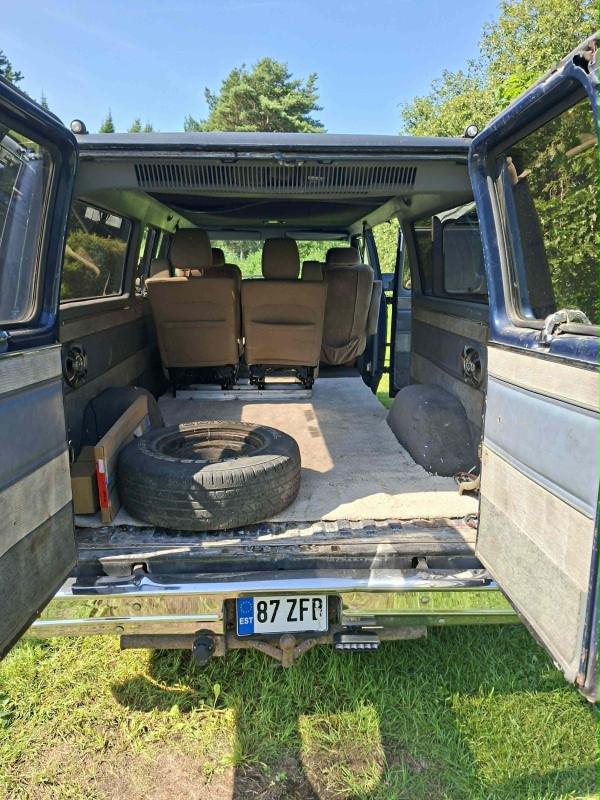 Blue Chevrolet chevy-van 1987 in Keila, with an engine capacity of 6.20 L and mileage of 95 thousand km for 3900 €, photo 11 on AUTOMOTO.COM.LV