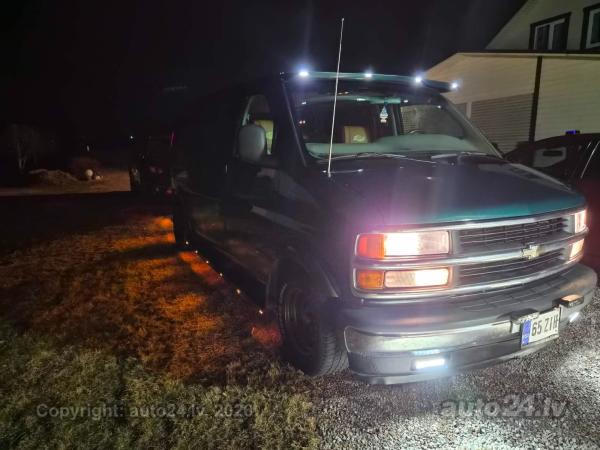 Green Chevrolet chevy-van 1997 in Tallinn, with an engine capacity of 5.70 L and mileage of 0 thousand km for 10200 €, photo 7 on AUTOMOTO.COM.LV