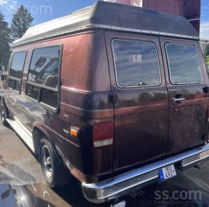 Красный Шевроле Чеви Ван 1988 в Рига, объемом двигателя 5.00 л и пробегом 65 тыс. км за 6000 €, фото 4 на AUTOMOTO.COM.LV