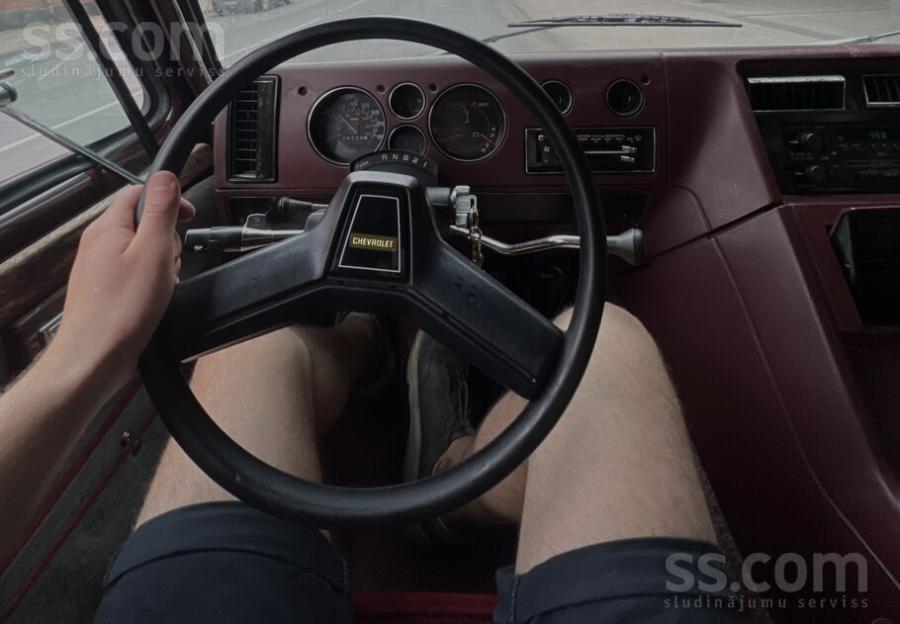Красный Шевроле Чеви Ван 1988 в Рига, объемом двигателя 5.00 л и пробегом 65 тыс. км за 6000 €, фото 6 на AUTOMOTO.COM.LV