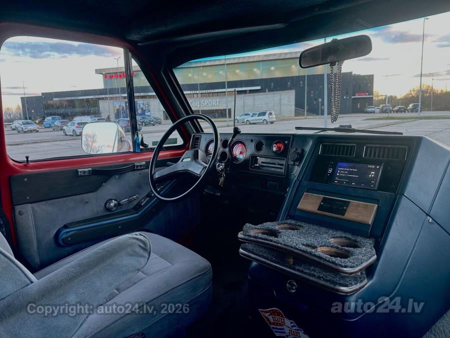 Красный Шевроле Чеви Ван 1989 в Таллин, объемом двигателя 3.00 л и пробегом 6 тыс. км за 15500 €, фото 15 на AUTOMOTO.COM.LV