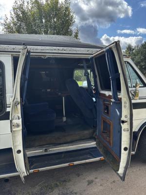 Chevrolet chevy-van 1990 Tartu, ar dzinēja tilpumu 6.20 L un nobraukumu 340 tūkst. km par 5700 €, foto 8 vietnē AUTOMOTO.COM.LV