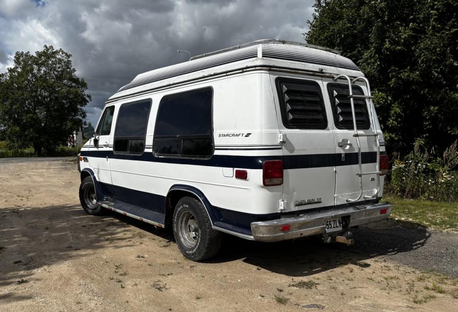 Chevrolet chevy-van 1990 Tartu, ar dzinēja tilpumu 6.20 L un nobraukumu 340 tūkst. km par 5700 €, foto 16 vietnē AUTOMOTO.COM.LV