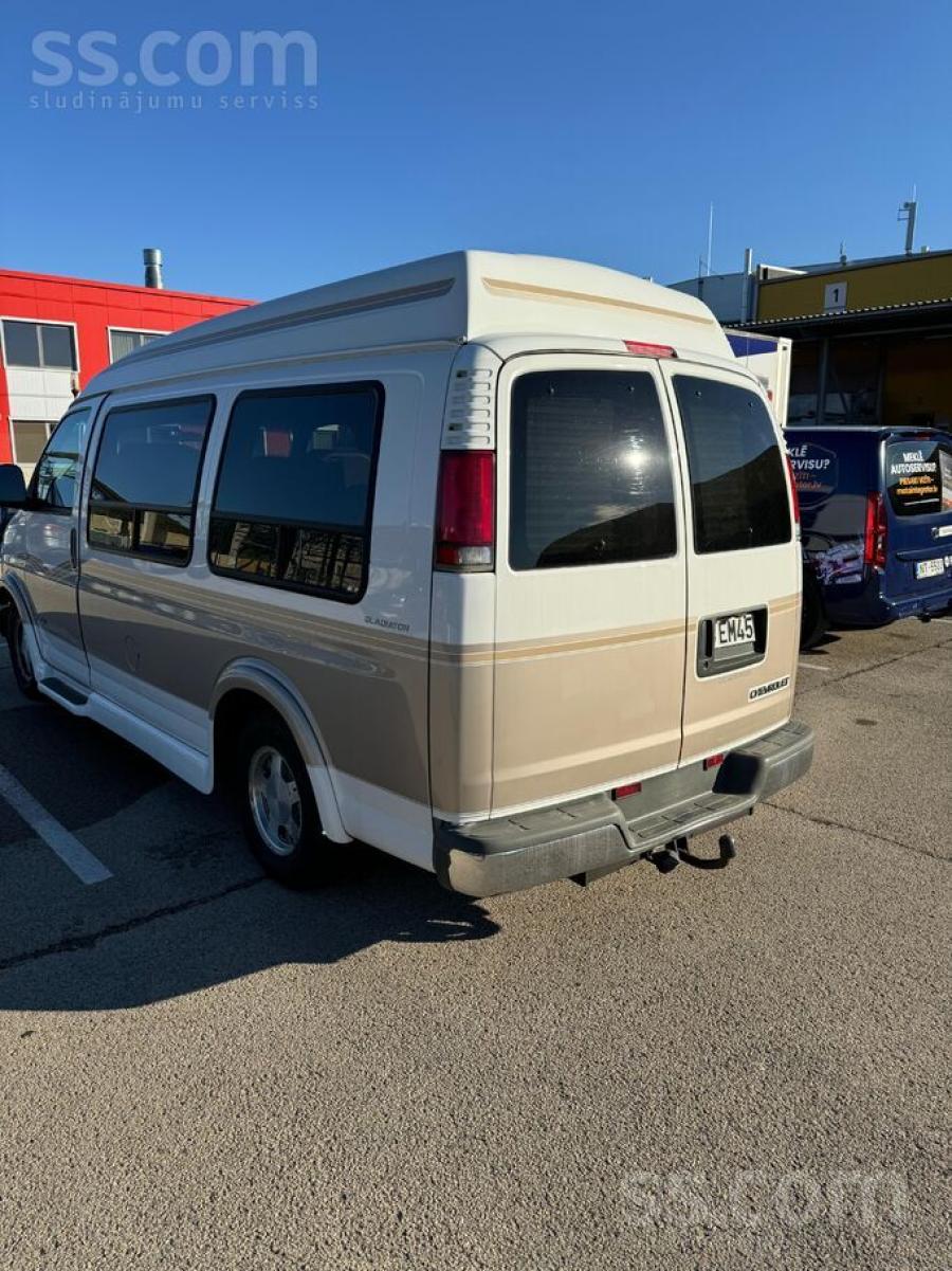 Balts Chevrolet chevy-van 1998 Rīga, ar dzinēja tilpumu 5.70 L un nobraukumu 175 tūkst. km par 11000 €, foto 2 vietnē AUTOMOTO.COM.LV
