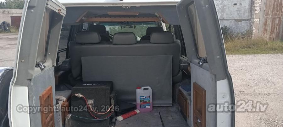 Balts Chevrolet chevy-van 1996 Tallina, ar dzinēja tilpumu 5.70 L un nobraukumu 129 tūkst. km par 12500 €, foto 3 vietnē AUTOMOTO.COM.LV