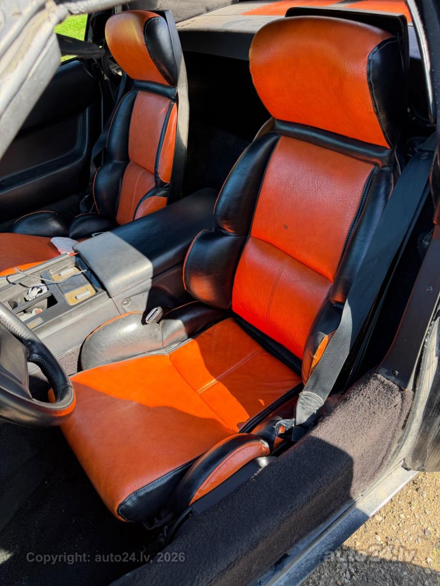 Melns Chevrolet Corvette 1991 Tallina, ar dzinēja tilpumu 5.70 L un nobraukumu 0 tūkst. km par 8200 €, foto 8 vietnē AUTOMOTO.COM.LV