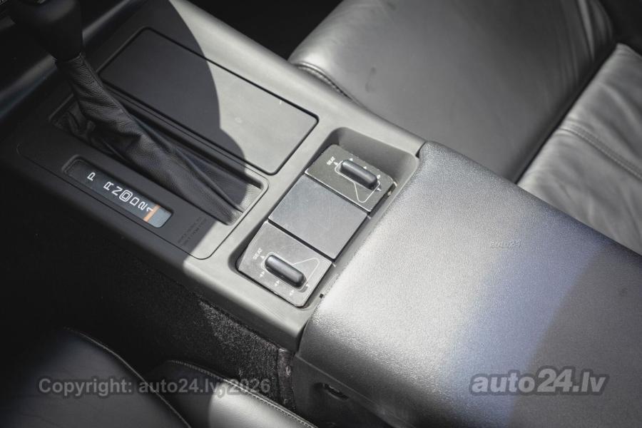 Black Chevrolet Corvette 1994 in Tartu, with an engine capacity of 5.70 L and mileage of 222 thousand km for 10999 €, photo 20 on AUTOMOTO.COM.LV