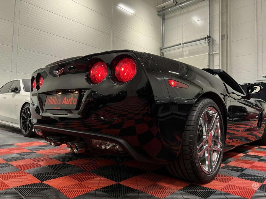 Melns Chevrolet Corvette 2006 Viļņa, ar dzinēja tilpumu 6.00 L un nobraukumu 23 tūkst. km par 26900 €, foto 10 vietnē AUTOMOTO.COM.LV