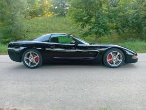 Melns Chevrolet Corvette 2003 Plungė, ar dzinēja tilpumu 5.70 L un nobraukumu 263 tūkst. km par 18500 €, foto 3 vietnē AUTOMOTO.COM.LV
