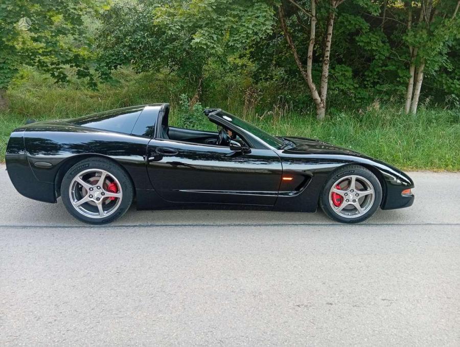 Melns Chevrolet Corvette 2003 Plungė, ar dzinēja tilpumu 5.70 L un nobraukumu 263 tūkst. km par 18500 €, foto 12 vietnē AUTOMOTO.COM.LV