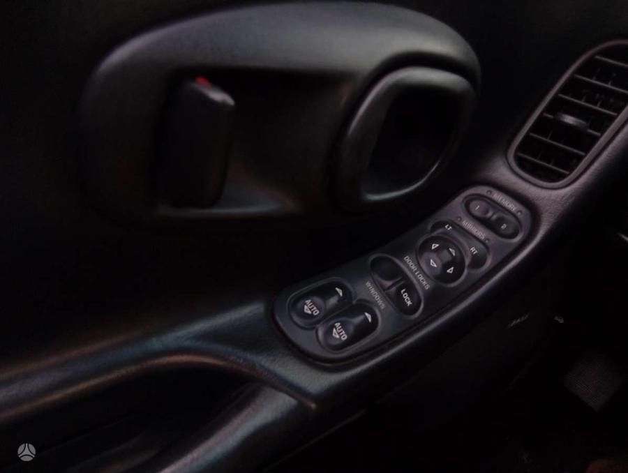 Melns Chevrolet Corvette 2003 Plungė, ar dzinēja tilpumu 5.70 L un nobraukumu 263 tūkst. km par 18500 €, foto 17 vietnē AUTOMOTO.COM.LV
