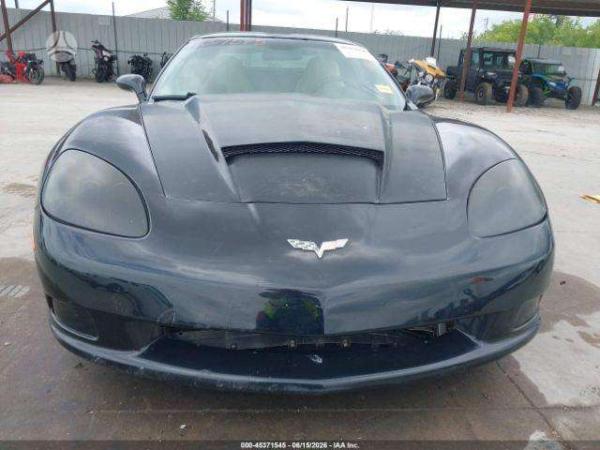 Black Chevrolet Corvette 2005 in Klaipeda, with an engine capacity of 6.00 L and mileage of 125 thousand km for 9300 €, photo 3 on AUTOMOTO.COM.LV