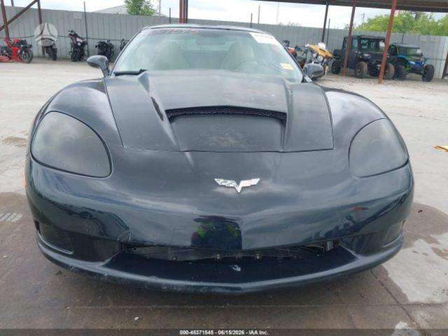 Black Chevrolet Corvette 2005 in Klaipeda, with an engine capacity of 6.00 L and mileage of 125 thousand km for 9300 €, photo 4 on AUTOMOTO.COM.LV