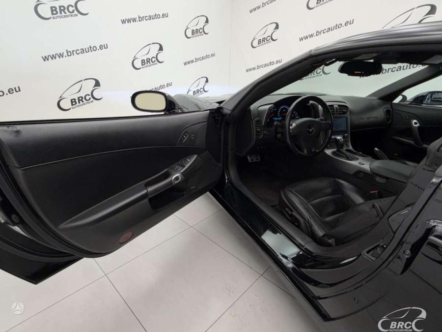 Black Chevrolet Corvette 2006 in Vilnius, with an engine capacity of 5.97 L and mileage of 223 thousand km for 22500 €, photo 12 on AUTOMOTO.COM.LV
