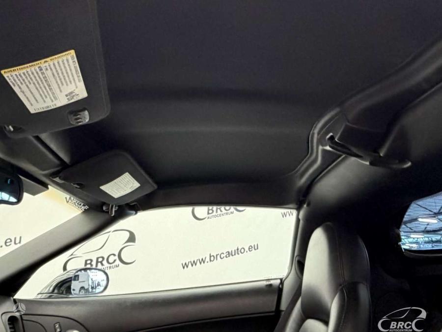 Black Chevrolet Corvette 2006 in Vilnius, with an engine capacity of 5.97 L and mileage of 223 thousand km for 22500 €, photo 18 on AUTOMOTO.COM.LV