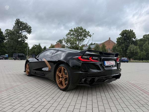 Black Chevrolet Corvette 2020 in Plunge, with an engine capacity of 6.20 L and mileage of 60 thousand km for 64999 €, photo 3 on AUTOMOTO.COM.LV