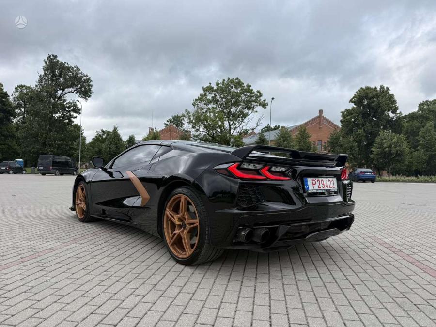 Melns Chevrolet Corvette 2020 Plungė, ar dzinēja tilpumu 6.20 L un nobraukumu 60 tūkst. km par 64999 €, foto 4 vietnē AUTOMOTO.COM.LV