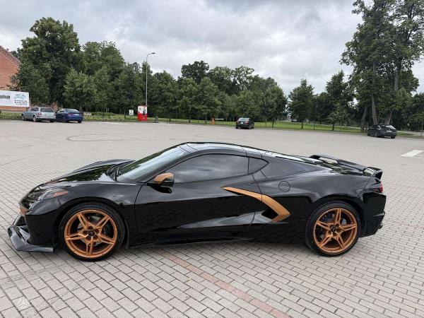 Black Chevrolet Corvette 2020 in Plunge, with an engine capacity of 6.20 L and mileage of 60 thousand km for 64999 €, photo 10 on AUTOMOTO.COM.LV