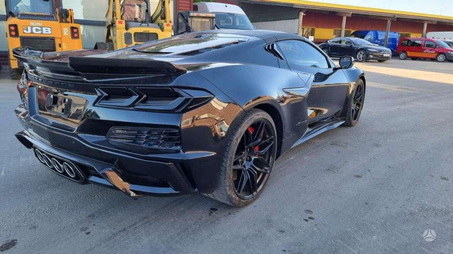 Melns Chevrolet Corvette 2025 Šauļi, ar dzinēja tilpumu 0.00 L un nobraukumu 800 tūkst. km par 150000 €, foto 11 vietnē AUTOMOTO.COM.LV