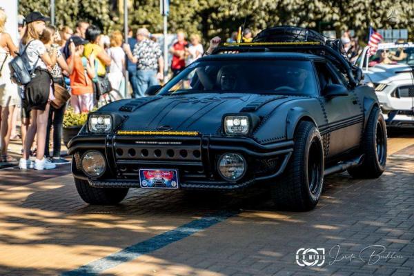 Black Chevrolet Corvette 1986 in Siauliai, with an engine capacity of 5.70 L and mileage of 160 thousand km for 19999 €, photo 10 on AUTOMOTO.COM.LV
