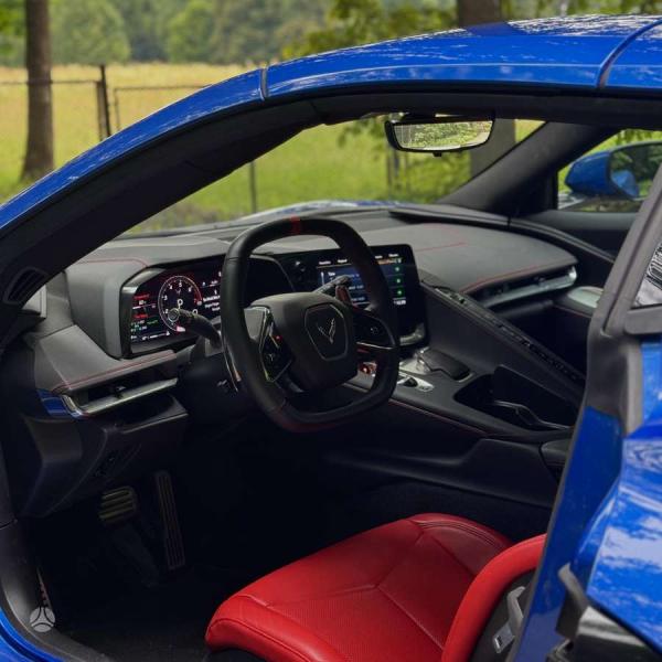 Blue Chevrolet Corvette 2020 in Vilnius, with an engine capacity of 6.16 L and mileage of 44 thousand km for 85000 €, photo 2 on AUTOMOTO.COM.LV