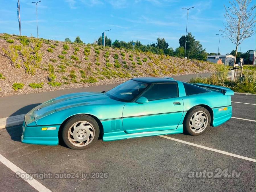 Green Chevrolet Corvette 1990 in Tallinn, with an engine capacity of 5.70 L and mileage of 0 thousand km for 15000 €, photo 3 on AUTOMOTO.COM.LV