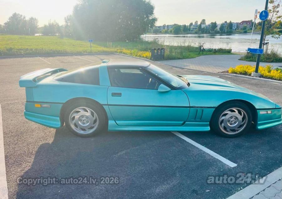 Green Chevrolet Corvette 1990 in Tallinn, with an engine capacity of 5.70 L and mileage of 0 thousand km for 15000 €, photo 7 on AUTOMOTO.COM.LV