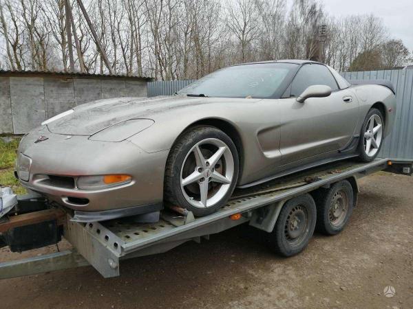 Pelēks Chevrolet Corvette 1998 Plungė, ar dzinēja tilpumu 5.70 L un nobraukumu 197 tūkst. km par 13500 €, foto 1 vietnē AUTOMOTO.COM.LV