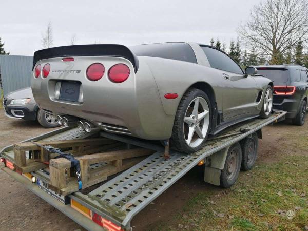 Pelēks Chevrolet Corvette 1998 Plungė, ar dzinēja tilpumu 5.70 L un nobraukumu 197 tūkst. km par 13500 €, foto 5 vietnē AUTOMOTO.COM.LV