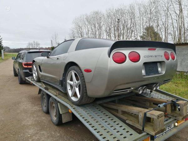 Pelēks Chevrolet Corvette 1998 Plungė, ar dzinēja tilpumu 5.70 L un nobraukumu 197 tūkst. km par 13500 €, foto 6 vietnē AUTOMOTO.COM.LV