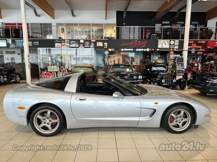 Pelēks Chevrolet Corvette 1999 Tallina, ar dzinēja tilpumu 5.70 L un nobraukumu 119 tūkst. km par 19900 €, foto 3 vietnē AUTOMOTO.COM.LV