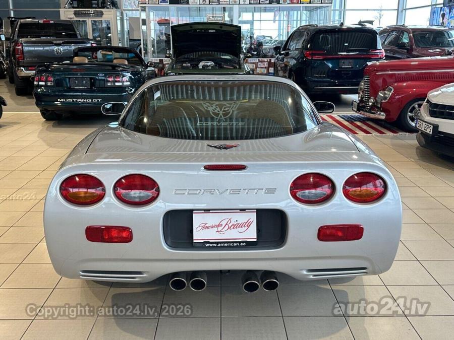 Pelēks Chevrolet Corvette 1999 Tallina, ar dzinēja tilpumu 5.70 L un nobraukumu 119 tūkst. km par 19900 €, foto 4 vietnē AUTOMOTO.COM.LV