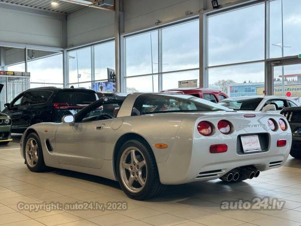 Pelēks Chevrolet Corvette 1999 Tallina, ar dzinēja tilpumu 5.70 L un nobraukumu 119 tūkst. km par 19900 €, foto 7 vietnē AUTOMOTO.COM.LV