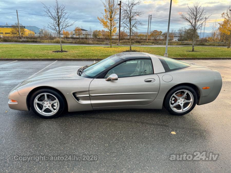 Pelēks Chevrolet Corvette 2001 Tallina, ar dzinēja tilpumu 5.70 L un nobraukumu 193 tūkst. km par 18500 €, foto 3 vietnē AUTOMOTO.COM.LV