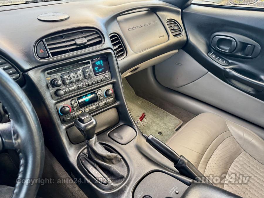 Pelēks Chevrolet Corvette 2001 Tallina, ar dzinēja tilpumu 5.70 L un nobraukumu 193 tūkst. km par 18500 €, foto 11 vietnē AUTOMOTO.COM.LV