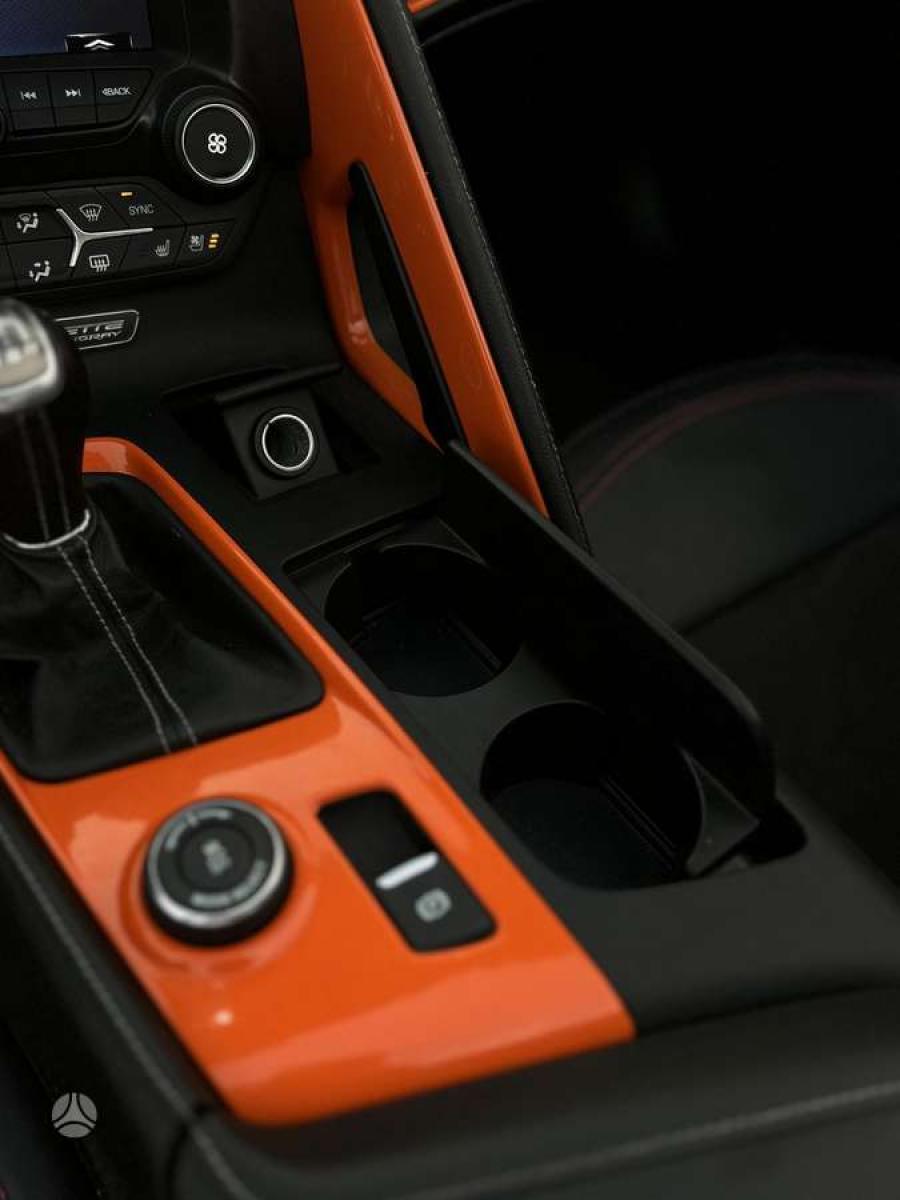 Orange Chevrolet Corvette 2015 in Kaunas, with an engine capacity of 6.16 L and mileage of 65 thousand km for 47300 €, photo 22 on AUTOMOTO.COM.LV