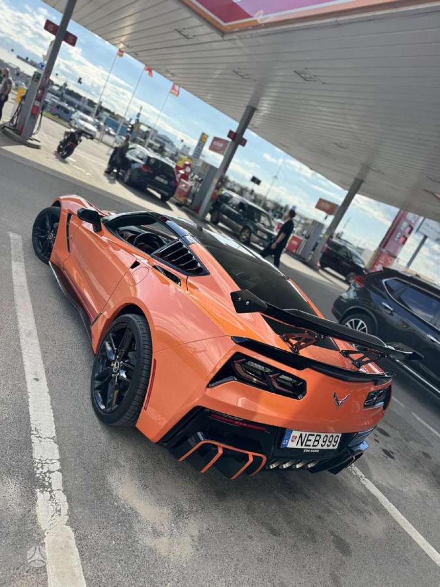 Orange Chevrolet Corvette 2016 in Vilnius, with an engine capacity of 6.20 L and mileage of 60 thousand km for 55000 €, photo 1 on AUTOMOTO.COM.LV