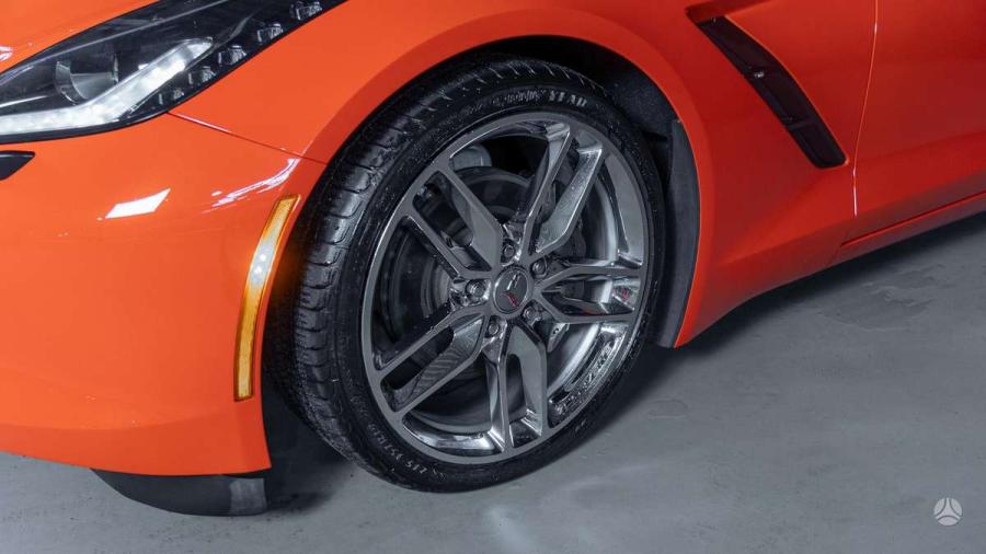 Orange Chevrolet Corvette 2019 in Vilnius, with an engine capacity of 6.20 L and mileage of 50 thousand km for 46999 €, photo 8 on AUTOMOTO.COM.LV