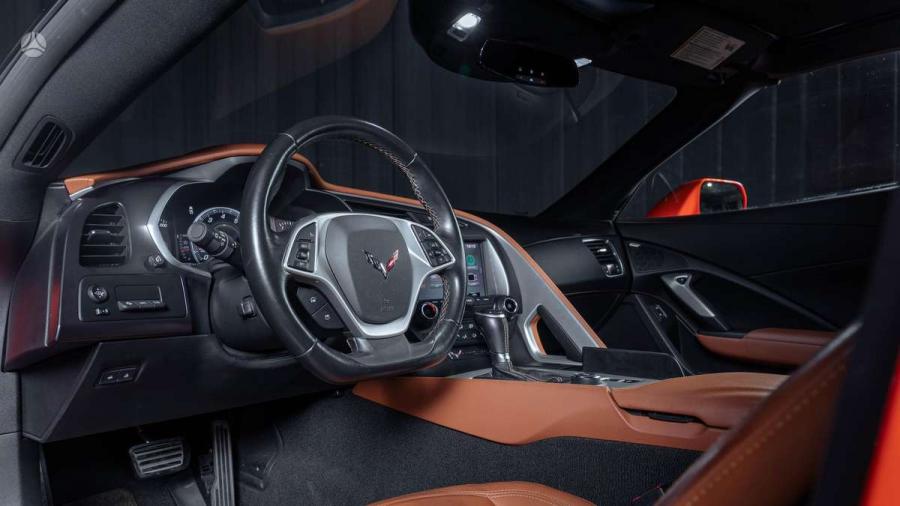 Orange Chevrolet Corvette 2019 in Vilnius, with an engine capacity of 6.20 L and mileage of 50 thousand km for 46999 €, photo 12 on AUTOMOTO.COM.LV