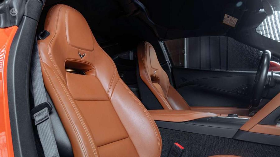 Orange Chevrolet Corvette 2019 in Vilnius, with an engine capacity of 6.20 L and mileage of 50 thousand km for 46999 €, photo 22 on AUTOMOTO.COM.LV