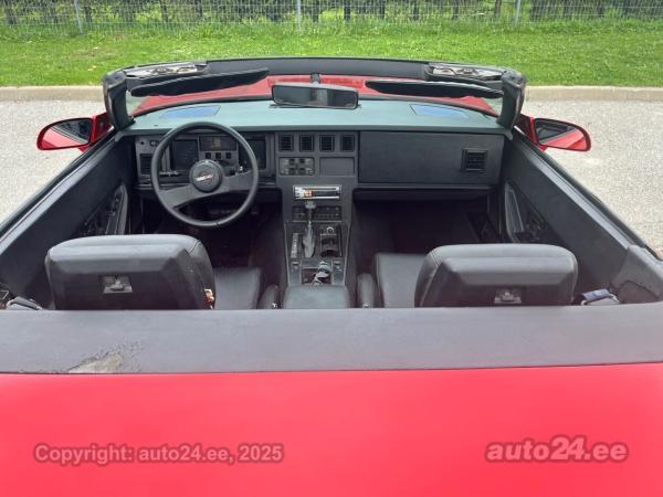 Red Chevrolet Corvette 1992 in Tallinn, with an engine capacity of 5.70 L and mileage of 75 thousand km for 15000 €, photo 8 on AUTOMOTO.COM.LV