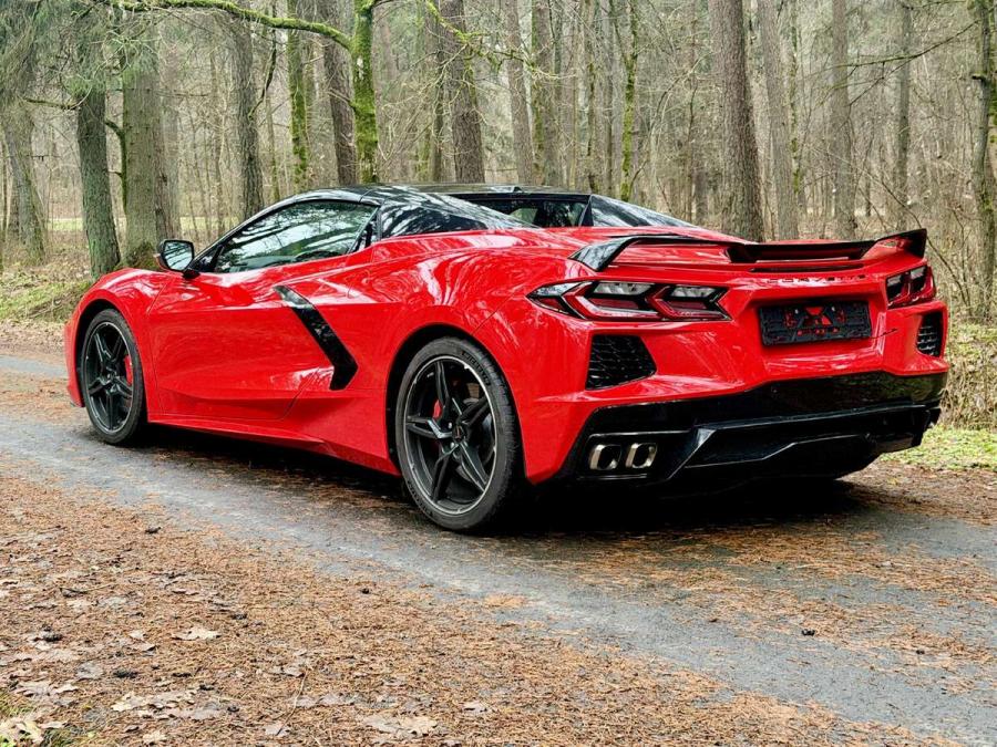 Sarkans Chevrolet Corvette 2021 Kauņa, ar dzinēja tilpumu 6.16 L un nobraukumu 10 tūkst. km par 79000 €, foto 6 vietnē AUTOMOTO.COM.LV