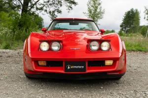 Sarkans Chevrolet Corvette 1980 Panevēža, ar dzinēja tilpumu 5.70 L un nobraukumu 126 tūkst. km par 29950 €, foto 4 vietnē AUTOMOTO.COM.LV