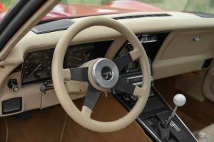 Sarkans Chevrolet Corvette 1980 Panevēža, ar dzinēja tilpumu 5.70 L un nobraukumu 126 tūkst. km par 29950 €, foto 12 vietnē AUTOMOTO.COM.LV