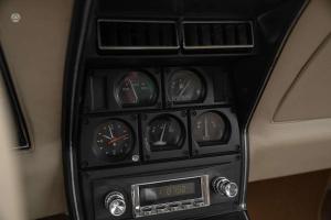 Sarkans Chevrolet Corvette 1980 Panevēža, ar dzinēja tilpumu 5.70 L un nobraukumu 126 tūkst. km par 29950 €, foto 16 vietnē AUTOMOTO.COM.LV